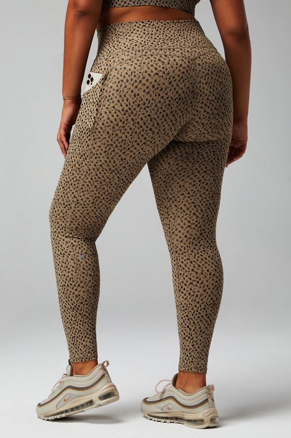 Plus Size Workout Clothes & Activewear for Women | Fabletics