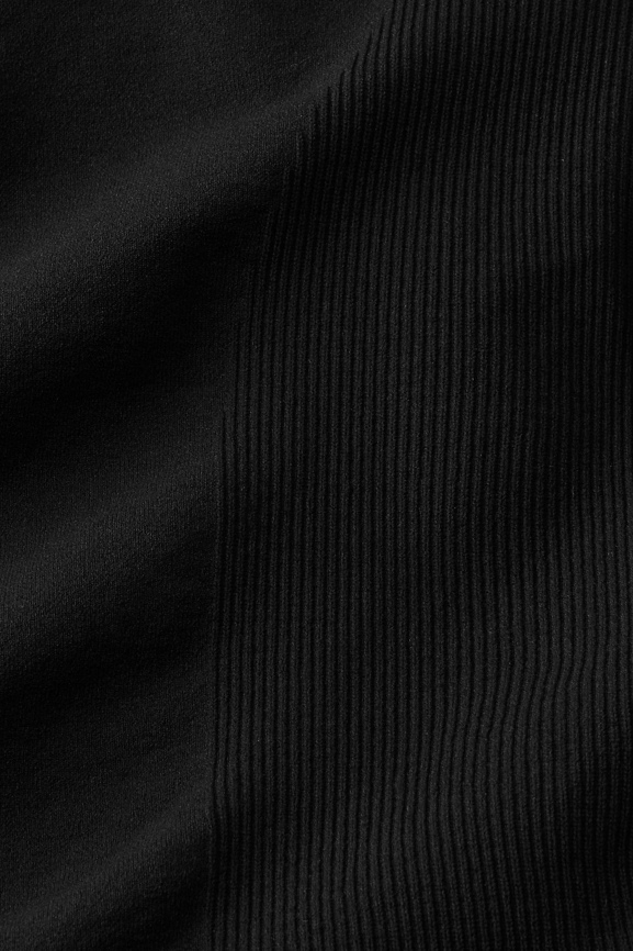 Sleek Seamless Scoop Neck Short-Sleeve Top - Fabletics