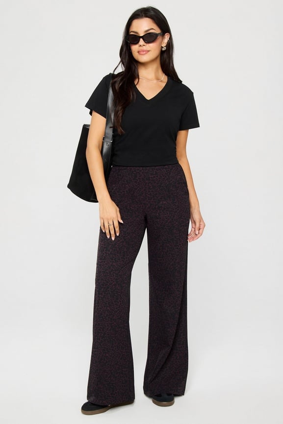 100% Cotton V-Neck Tee - Fabletics