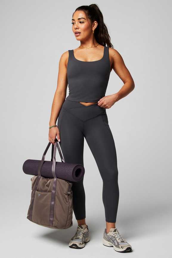 Oasis Twist Built-In Bra Tank - Fabletics