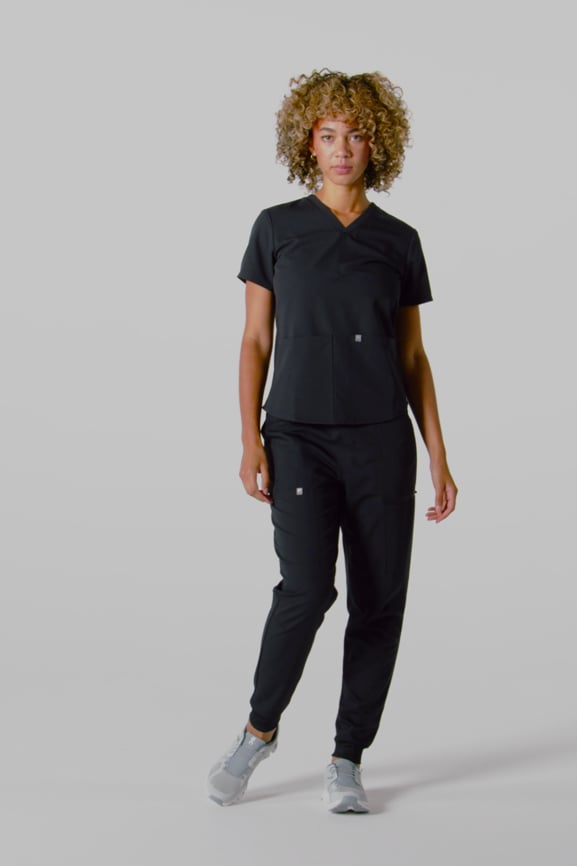 Method 2-Pocket Scrub Top - Fabletics