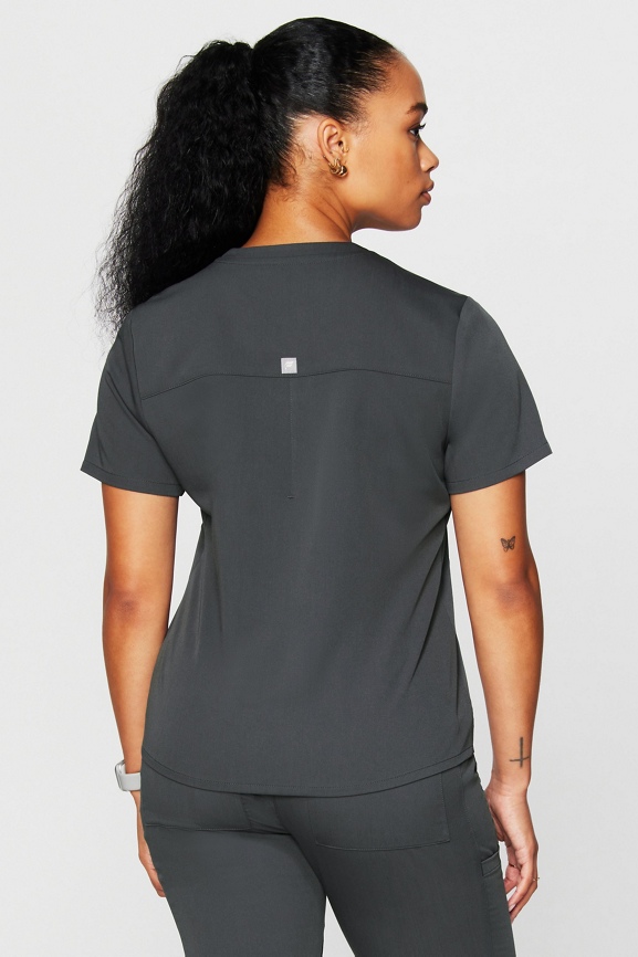 Method 2-Pocket Scrub Top (Petite Fit) - Fabletics