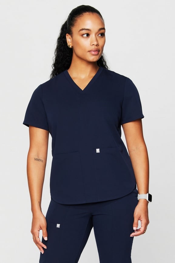 Method 2-Pocket Scrub Top (Petite Fit) - Fabletics Canada
